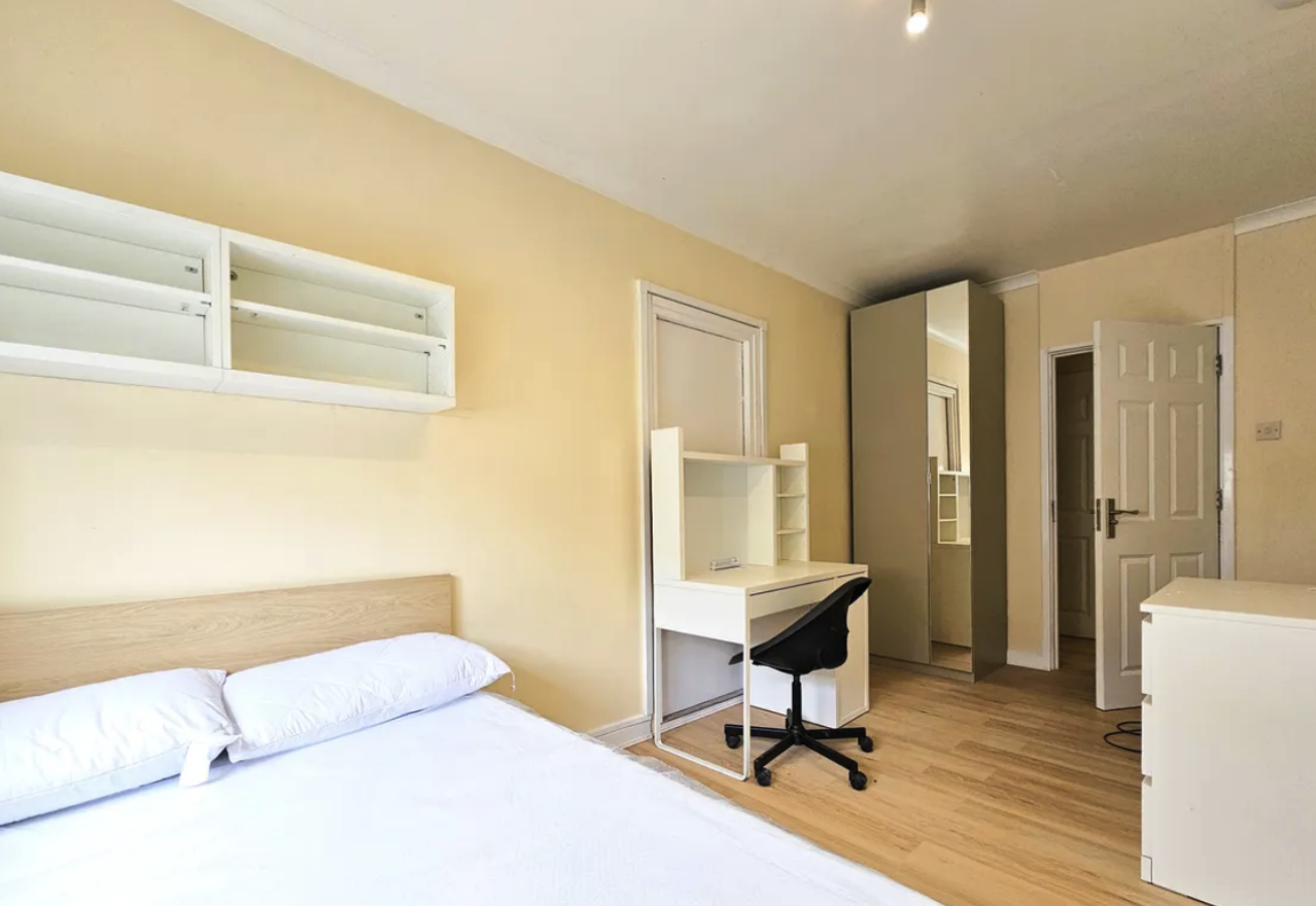 LH-Robert Street - London Student Accommodation | uhomes.com
