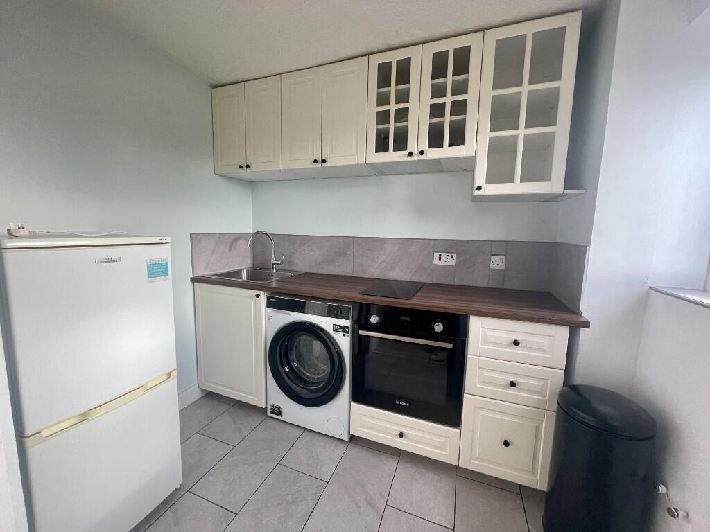 LH-Telegraph Pl - London Student Accommodation | uhomes.com